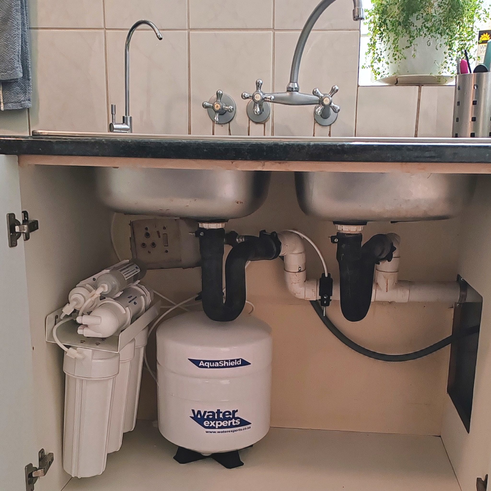 Water Experts - Purified Mineral Water From Your Tap, Affordably.